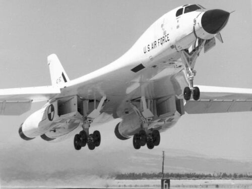 B-1A：後にB-1B Lancerとなるマッハ2超えの戦略爆撃機 | 実験とCAEとはかせ工房