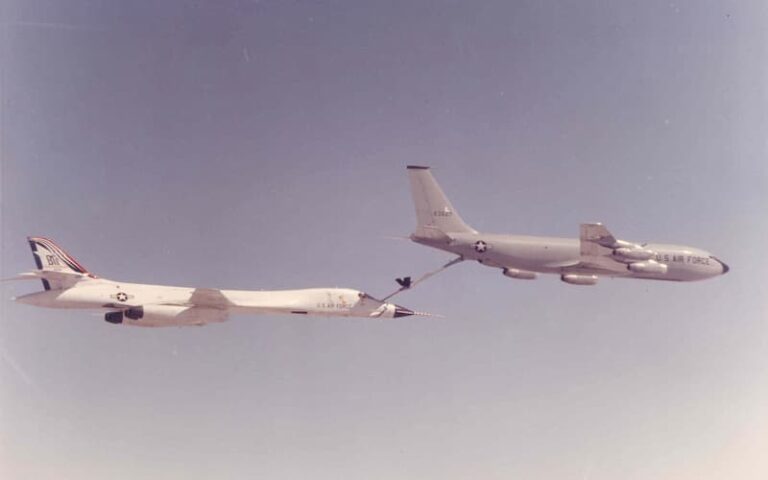 B-1A：後にB-1B Lancerとなるマッハ2超えの戦略爆撃機 | 実験とCAEとはかせ工房