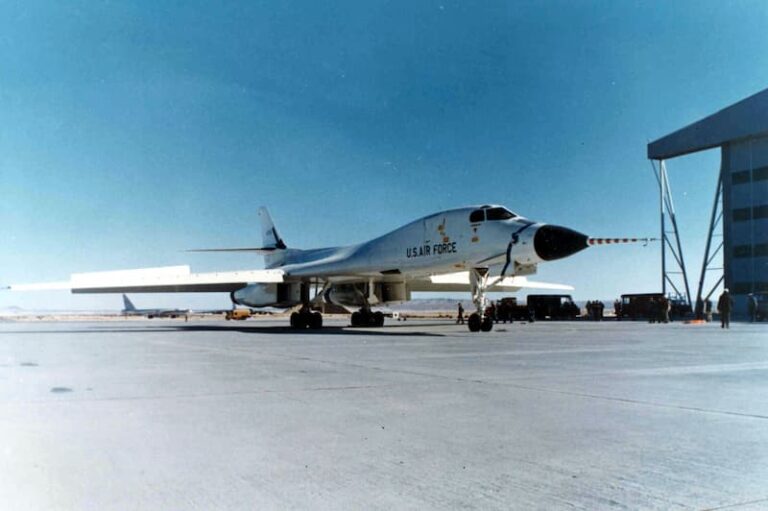 B-1A：後にB-1B Lancerとなるマッハ2超えの戦略爆撃機 | 実験とCAEとはかせ工房