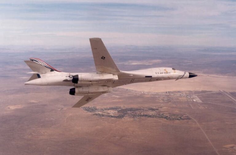 B-1A：後にB-1B Lancerとなるマッハ2超えの戦略爆撃機 | 実験とCAEとはかせ工房