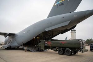 C-17グローブマスターIII：60トン超の主力戦車M1A2を運べる輸送機 | 実験とCAEとはかせ工房